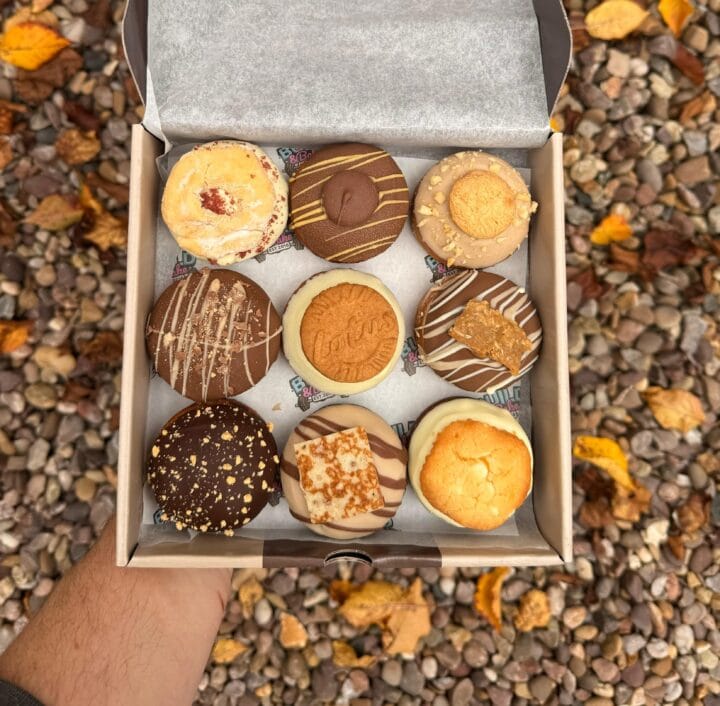 Blondie Indulgence box | Build & Bake