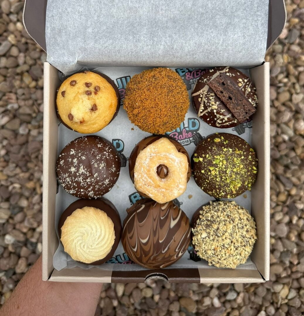 Limited dark chocolate brownie box | Build & Bake