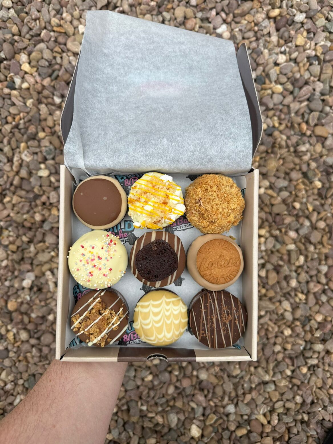 Limited dessert brownie box | Build & Bake