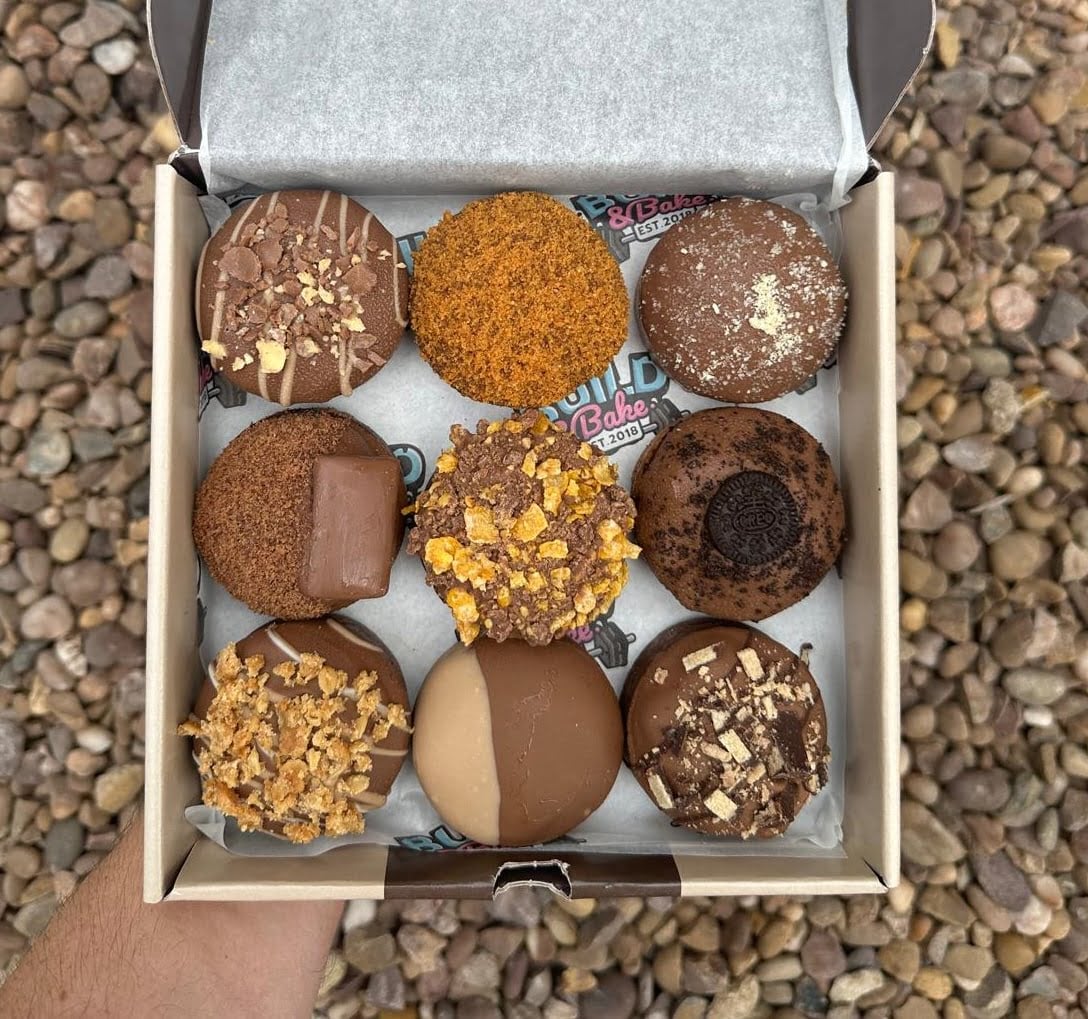 Milk Chocolate Lovers Box | Build & Bake