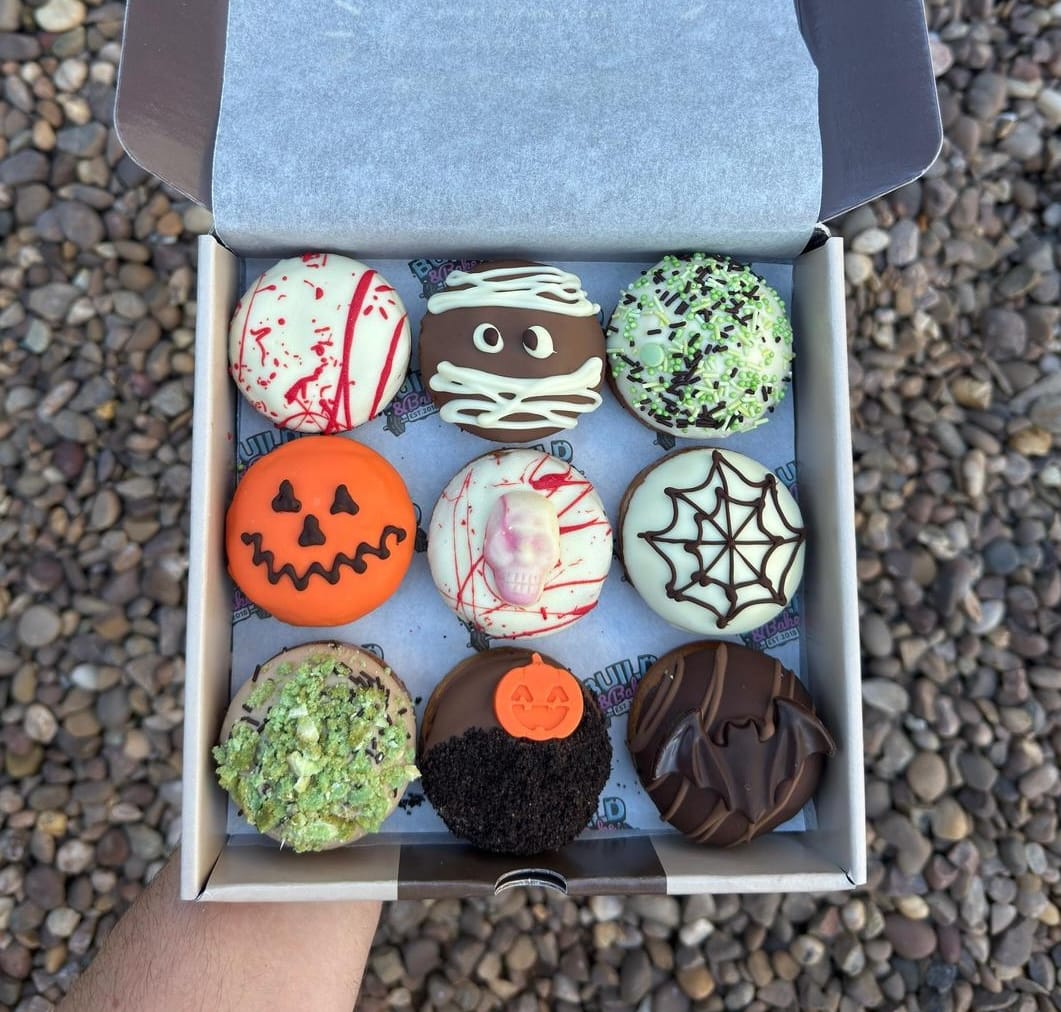 Spooky SZN blondie box | Build & Bake